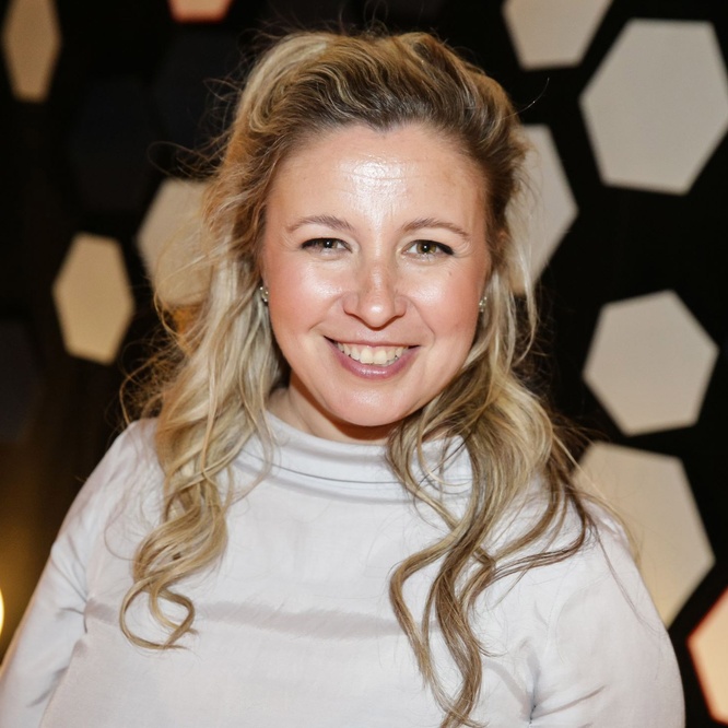 Jessica Barker - Comédienne, Animatrice, Actrice | Qui Joue Qui