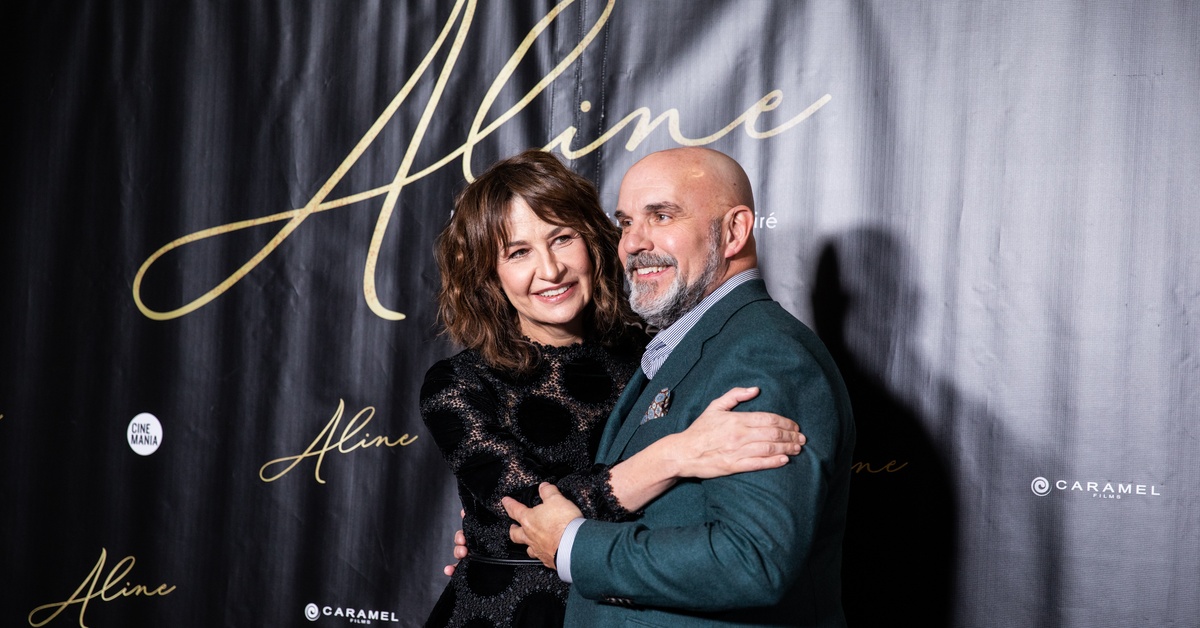Beaucoup de monde à la première du film Aline à Montréal