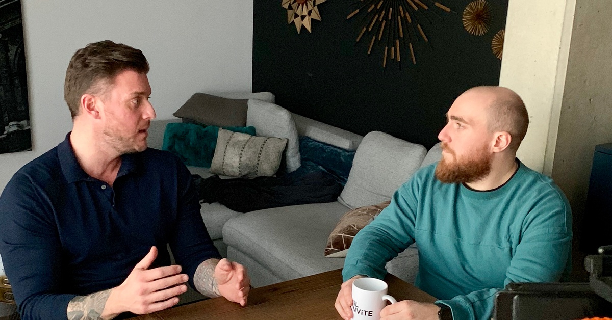 Photos : Phil Roy visite la garçonnière de Mathieu Baron