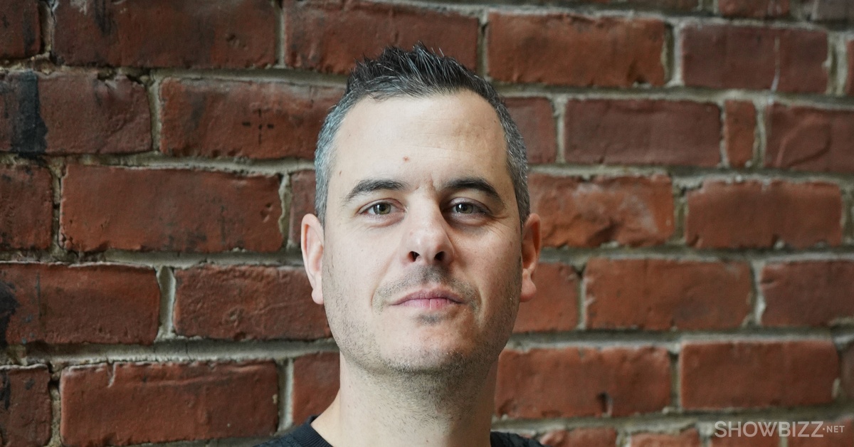 Pierre Hébert ému aux larmes en parlant de sa vie de famille transformée