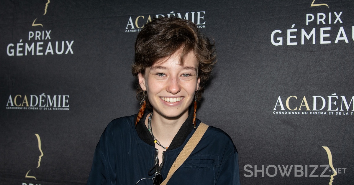 Éléonore Loiselle est méconnaissable dans son look des années 80 dans ...