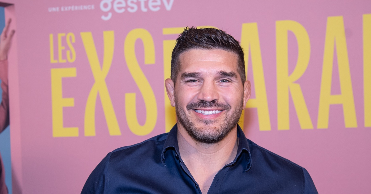 Patrick Côté foule un tapis rouge en compagnie de sa fille